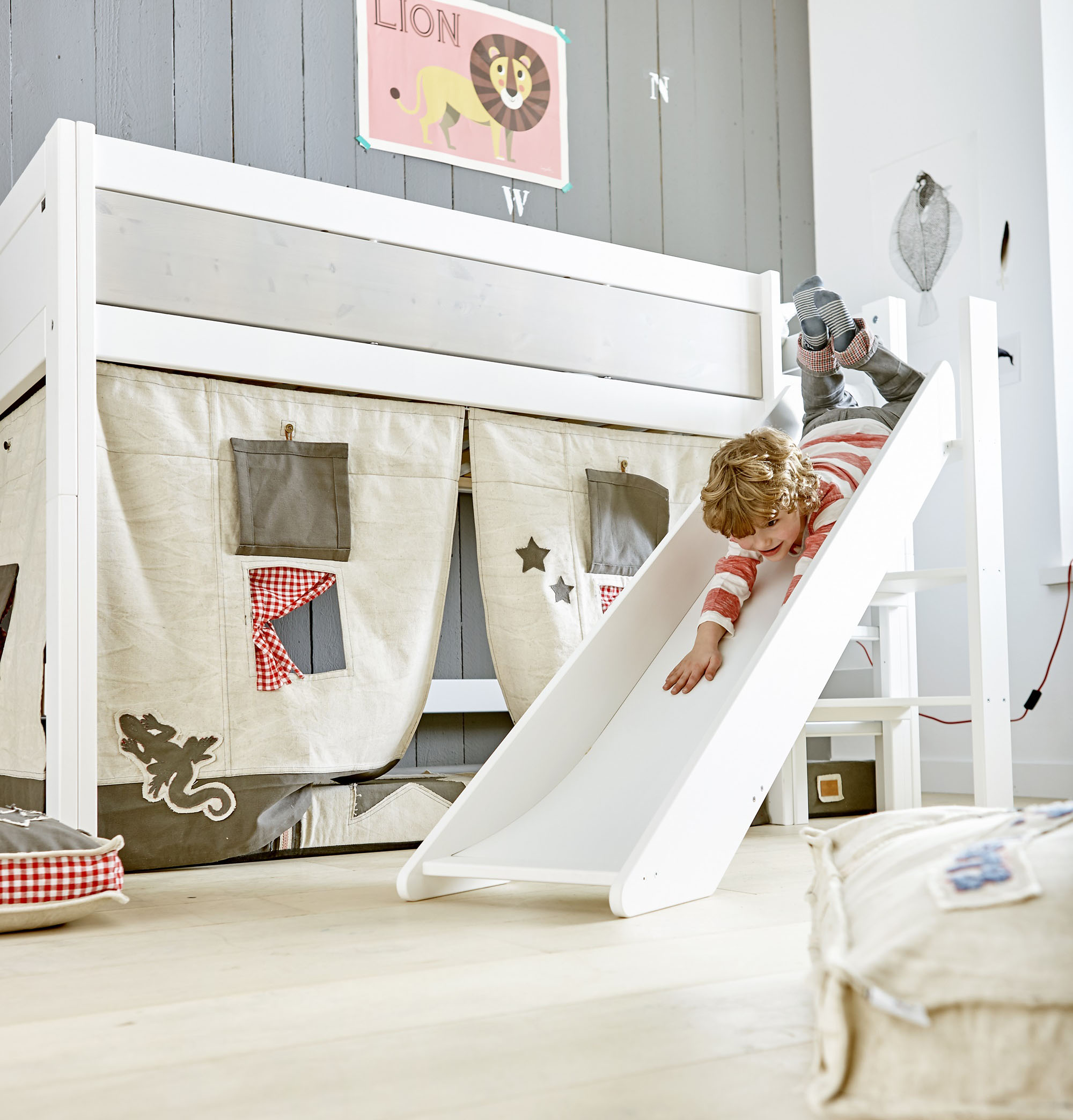 emeletes ágy – Modern, prémium gyerek és bababútorok